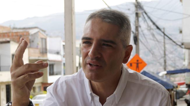 Andrés Julián Rendón explica propuesta de referendo para departamentos