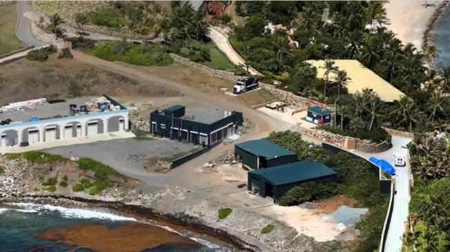 La isla paradisíaca que Jeffrey Epstein convirtió en un infierno tiene ...