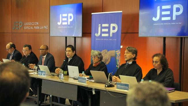 Con críticas de víctimas, continúa audiencia de JEP sobre desaparición ...