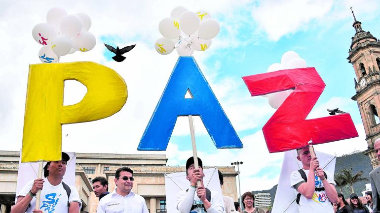 ¿Cuál debe ser el camino para hacer la paz en Colombia?- Tema del día ...
