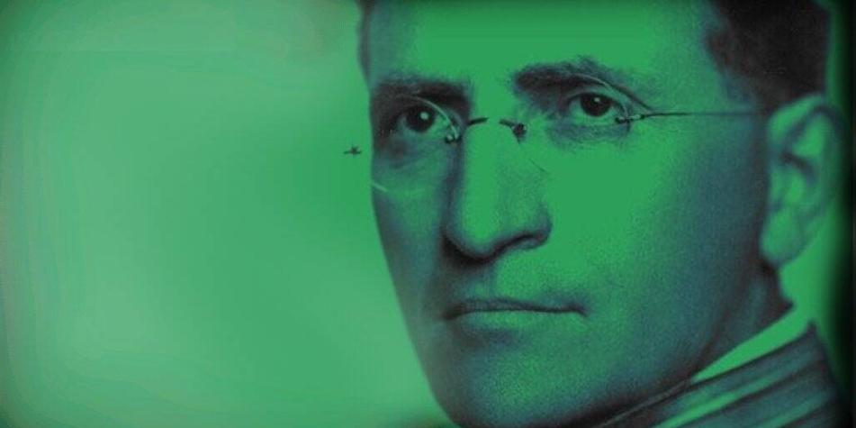 Doctor que comió heces para experimento y cambió forma de alimentarnos