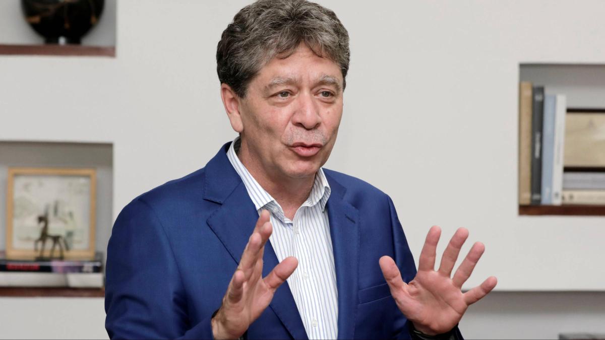 La respuesta de Bruce Mac Master a Ocampo sobre el 'pánico económico'