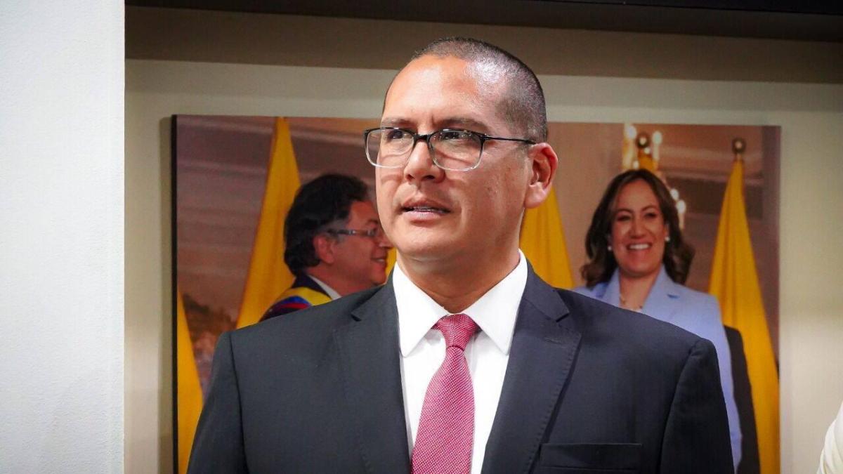 Giovanni Rubiano se posesiona como Supersalud: ¿qué viene para las EPS ...