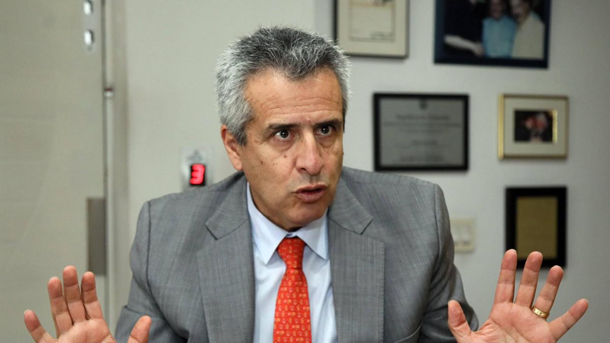 Luis Fernando Velasco: “Se hubiera podido hacer en un proyecto más sintético”