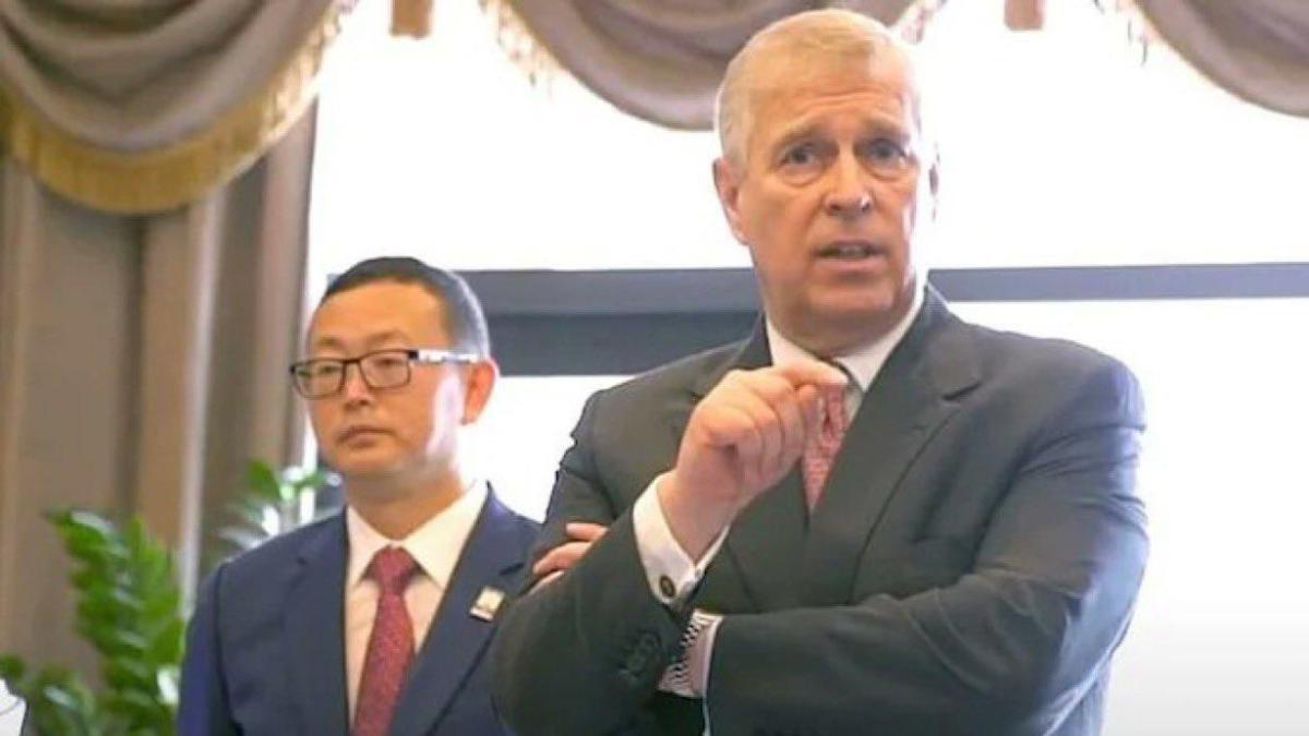 ¿Quién es Yang Tengbo, el señalado espía chino cercano al príncipe ...