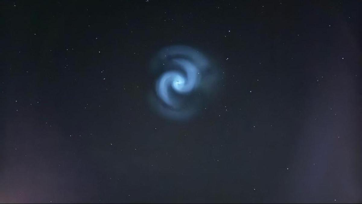 Video | Extraño espiral azul se vio en el cielo de España y Reino Unido ...