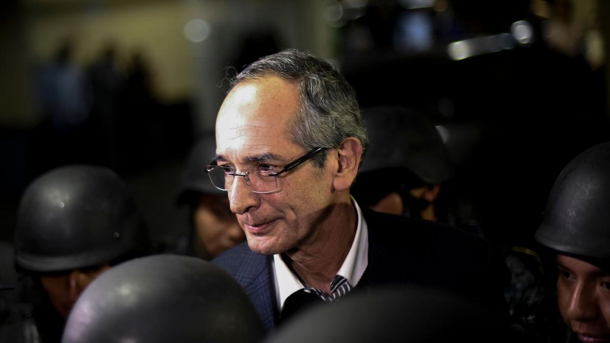 Colom: el presidente que pudo pasar a la historia pero le ganó