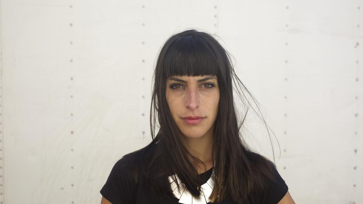 Moon Ribas, cyborg que se implantó un sensor en sus pies para sentir ...