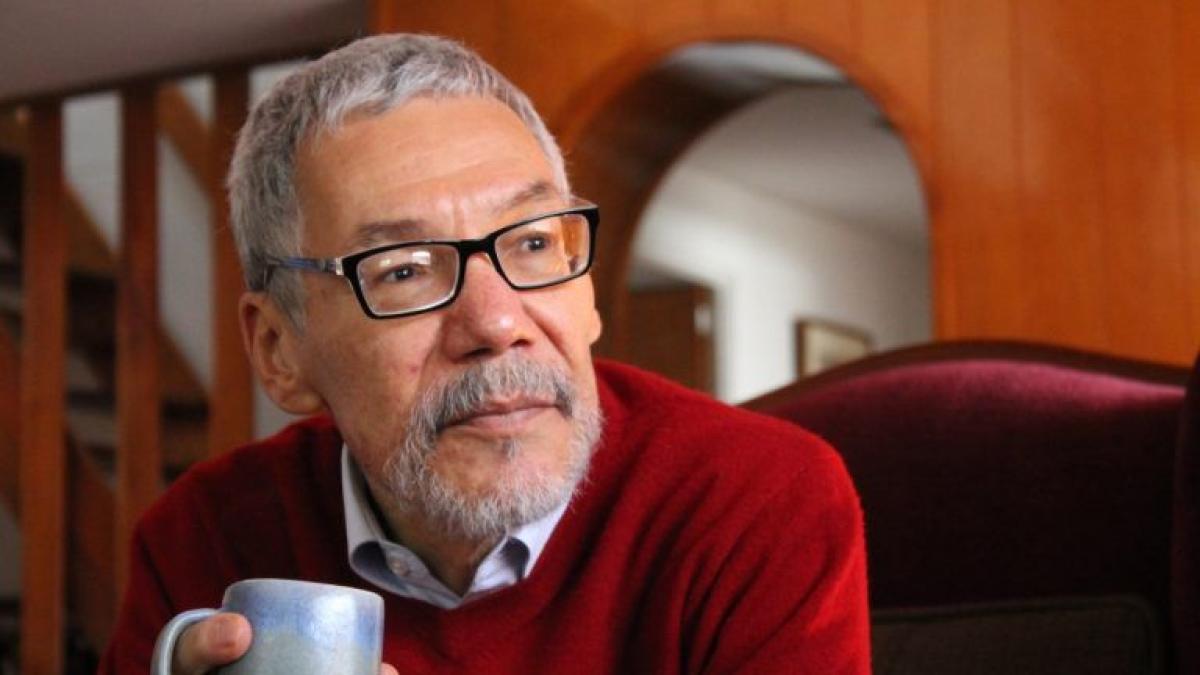 Entrevista al escritor Roberto Burgos Cantor antes de su muerte