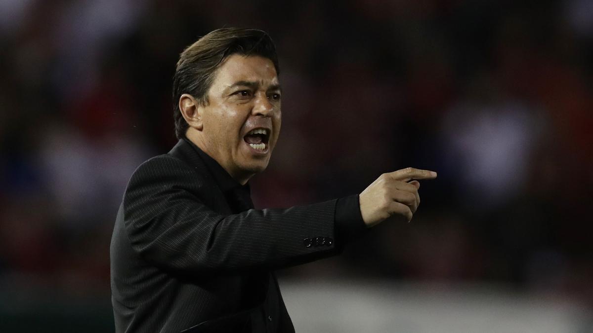 Marcelo Gallardo llora durante el homenaje que le hicieron en su tierra