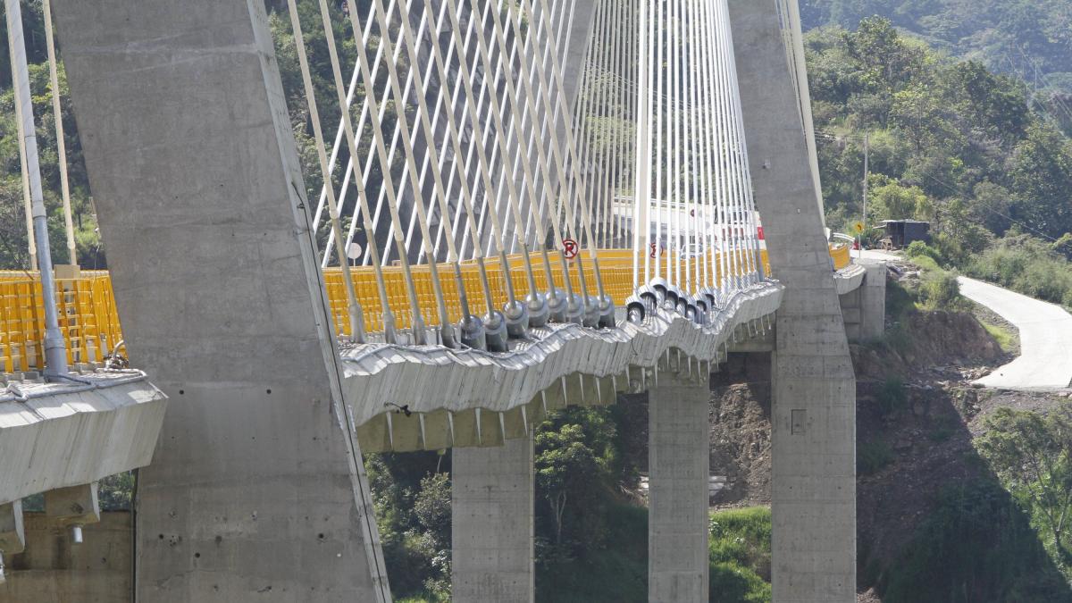 Rifirrafe por realización de prueba de carga en puente Hisgaura