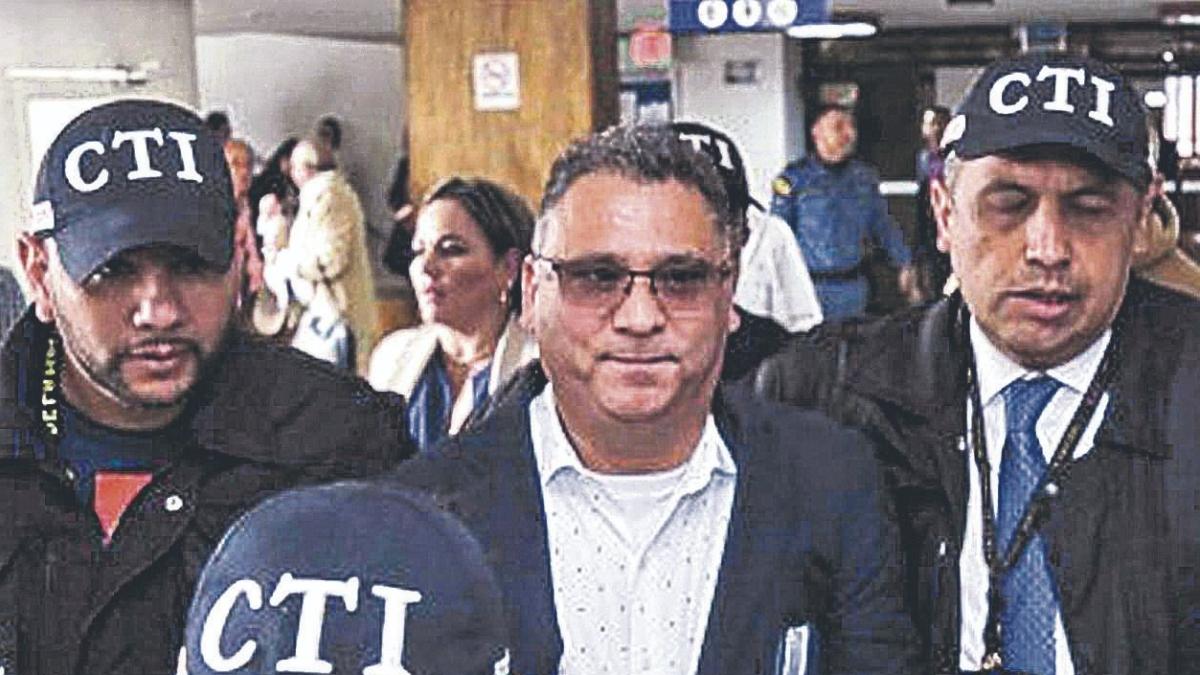 Los audios que enredan a César Ceballos, el director de La Modelo