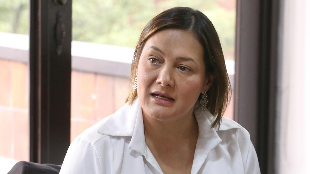 Polémica por video de Ángela Garzón con Daniel Samper imitando a Uribe