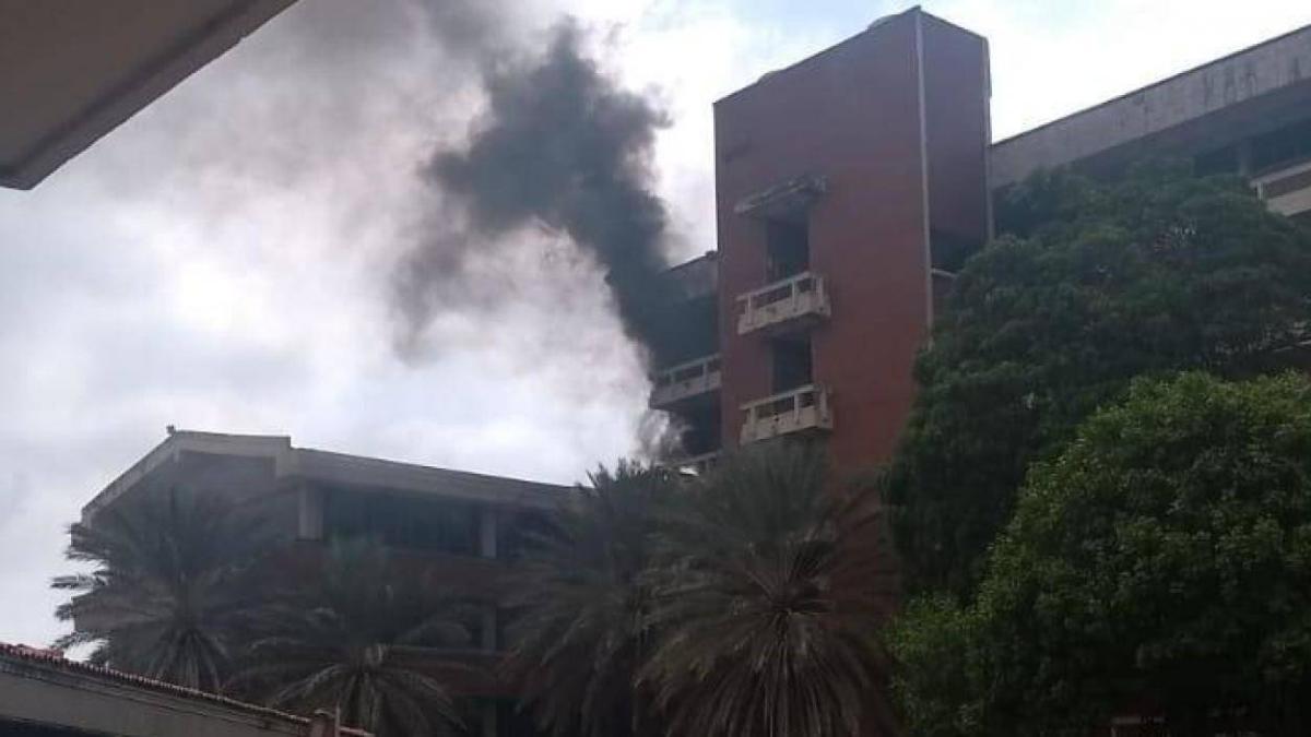 Incendio en la Universidad del Atlántico después de amenaza de bomba