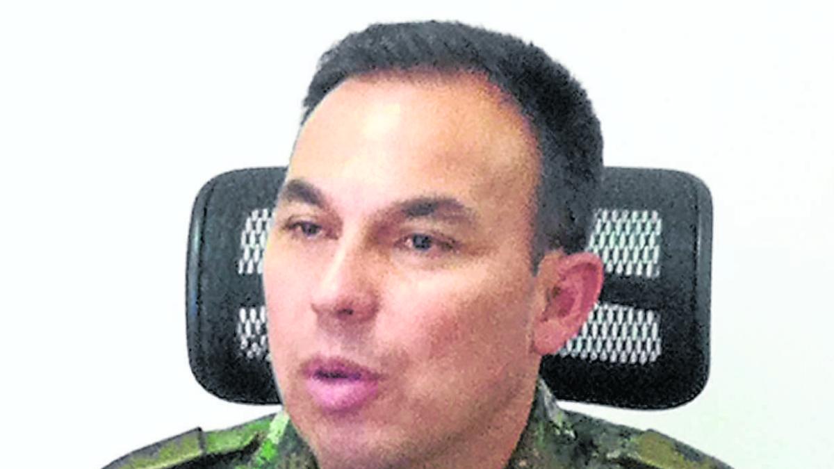 En diez días han salido del Ejército cinco generales