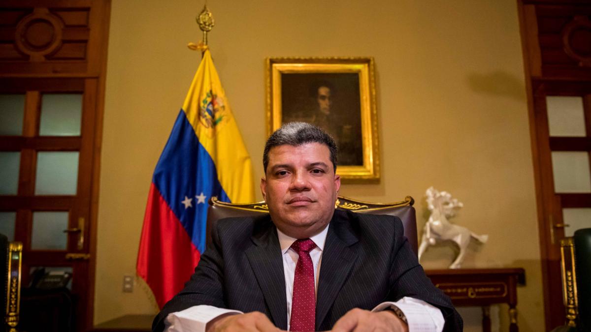 Entrevista con Luis Parra, diputado de la Asamblea de Venezuela que se ...