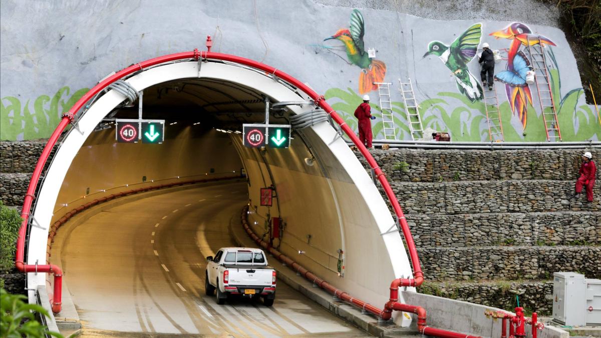 Túnel de La Línea: la historia de una de las megaobras más ambiciosas ...