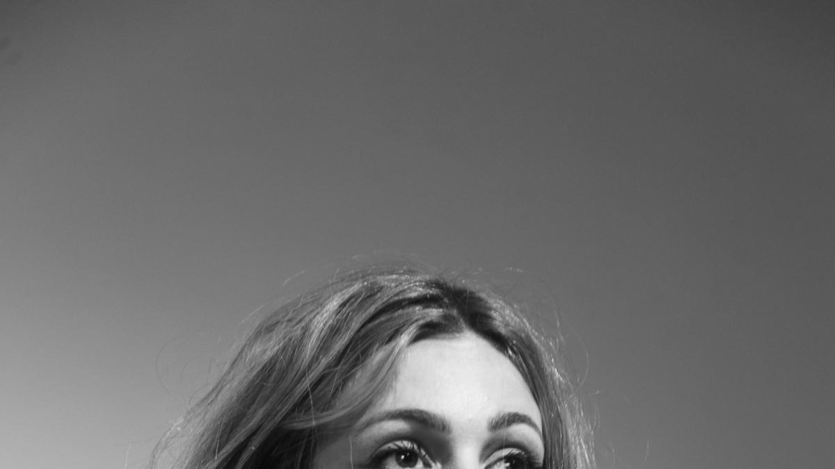 Cantante Maria Campos habla de su nuevo álbum Santo entendimiento