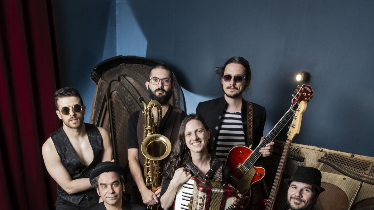 Entrevista con Burning Caravan sobre su nuevo álbum Más allá del mundo