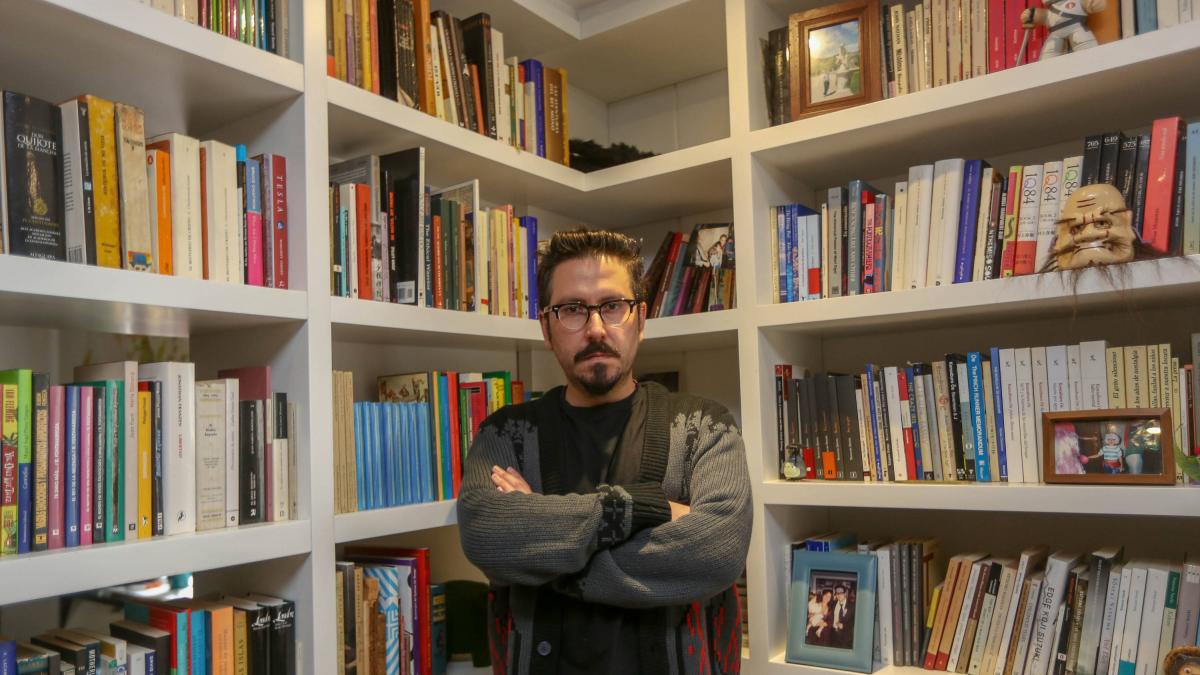Álvaro Robledo presenta libro que reflexiona sobre la pandemia