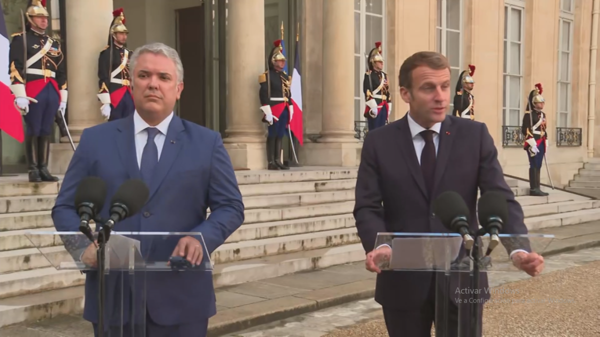 Duque llega a Francia para reunirse con Emmanuel Macron