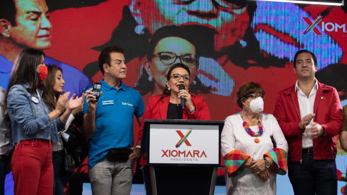 Xiomara Castro: quién es la presidenta de Honduras