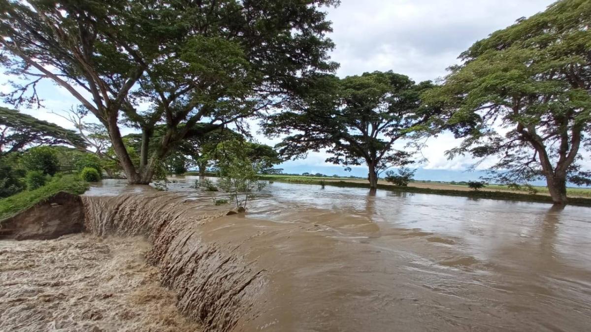 Niño de 12 años fue arrastrado por la creciente de una quebrada
