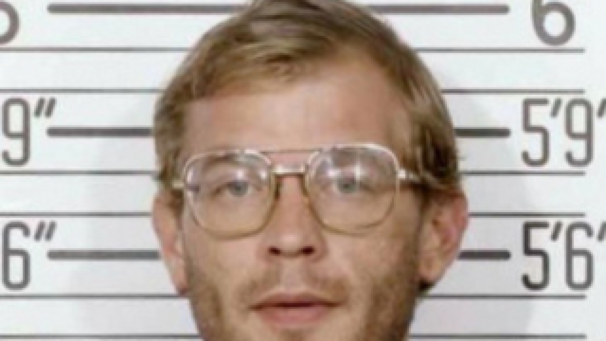 Jeffrey Dahmer y los asesinos seriales más conocidos de la historia