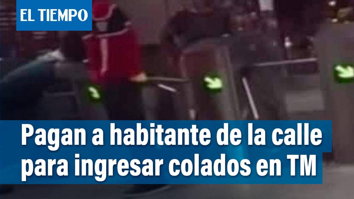 Habitante de calle pide monedas a cambio de colarse en TransMilenio