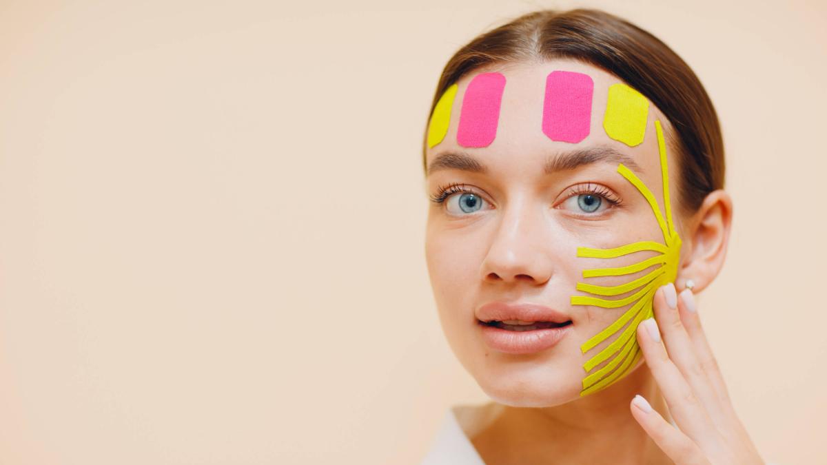 Face Taping: ¿Qué es y cómo hacerlo?
