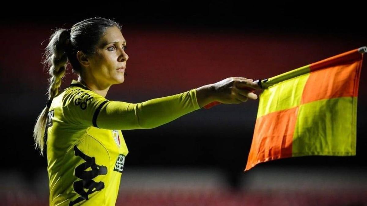 Qatar 2022: La árbitra brasileña que hará historia en Qatar