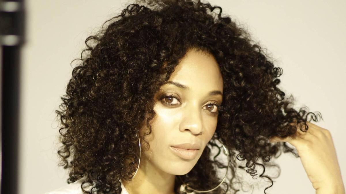 Retenida la actriz Nina Caicedo en el aeropuerto de Cancún