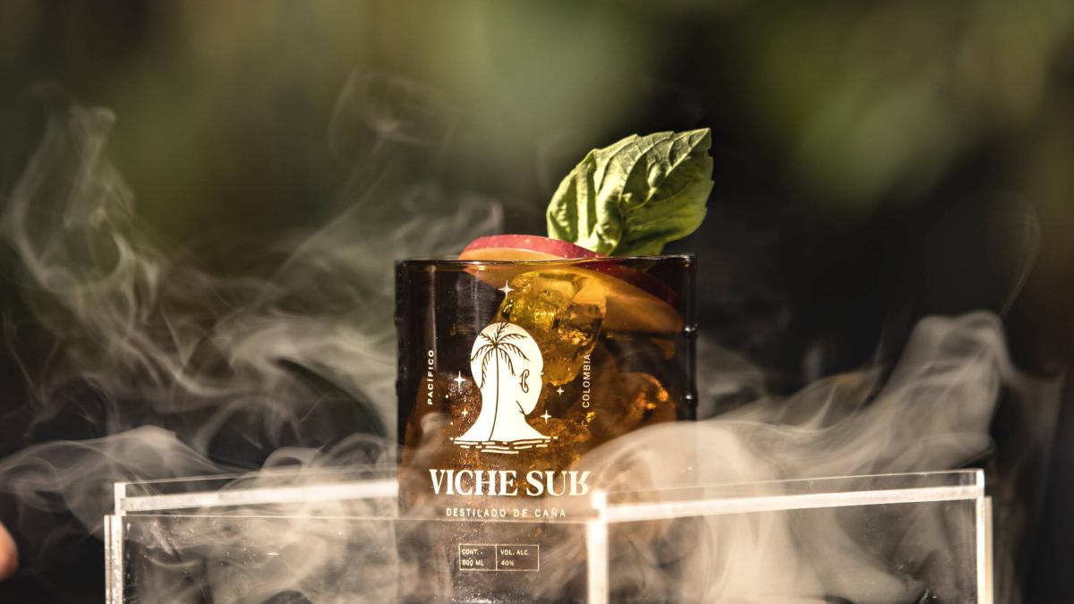 El viche irrumpe en la alta coctelería: guía de lugares donde disfrutarlo