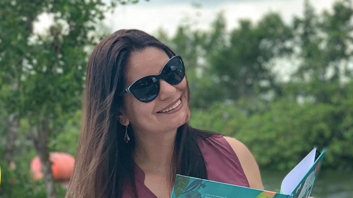 Susana Illera Martínez, escritora brilla con su propio 'Encanto'