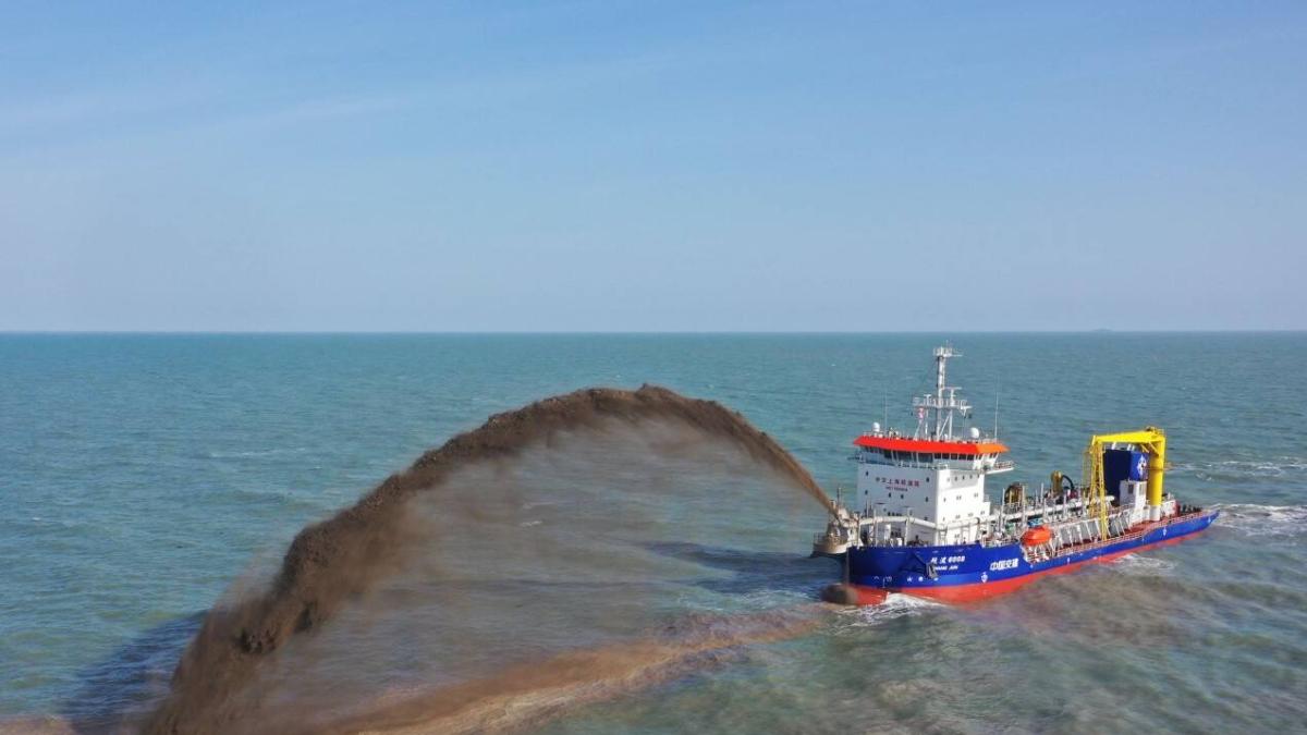 La draga Hang Jun 6009 arrancó trabajos en Bocas de Ceniza