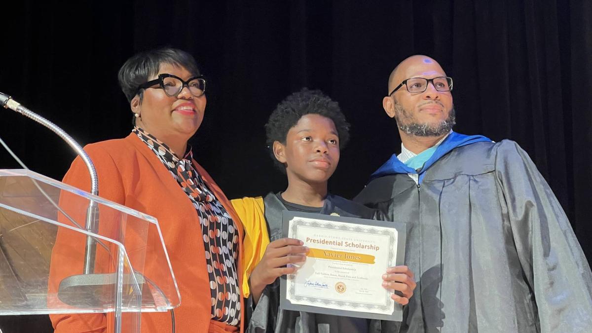 Xavier Jones: joven de 14 años caminó más de dos horas para llegar a su ...