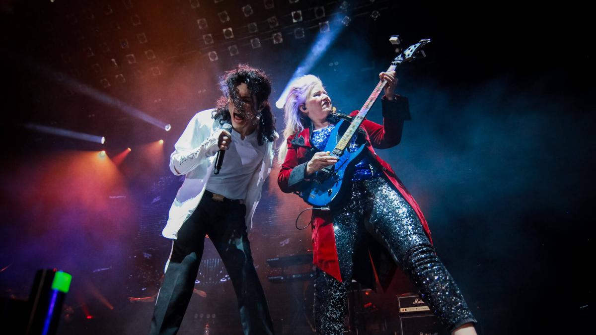 Jennifer Batten, la guitarrista que le marcó el ritmo a Michael Jackson