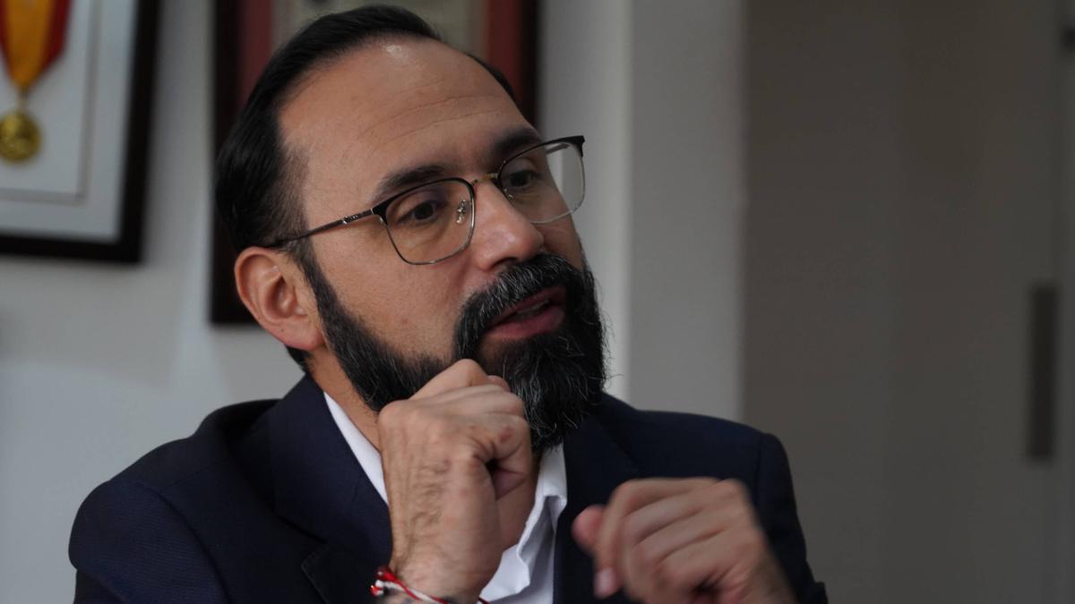 Entrevista Yamid Amat: Gobierno estudia medidas para reducir tarifas de ...