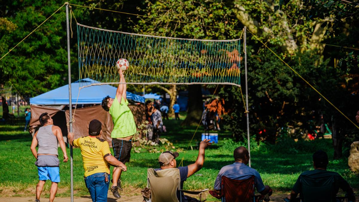 Ecuavóley: parque en que ecuatorianos se sienten en casa: ¿qué lo hace ...