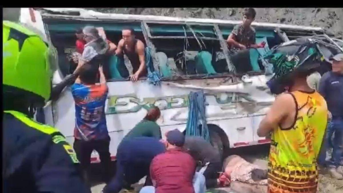Accidente bus en La Vega: víctimas fatales y heridos del grave ...