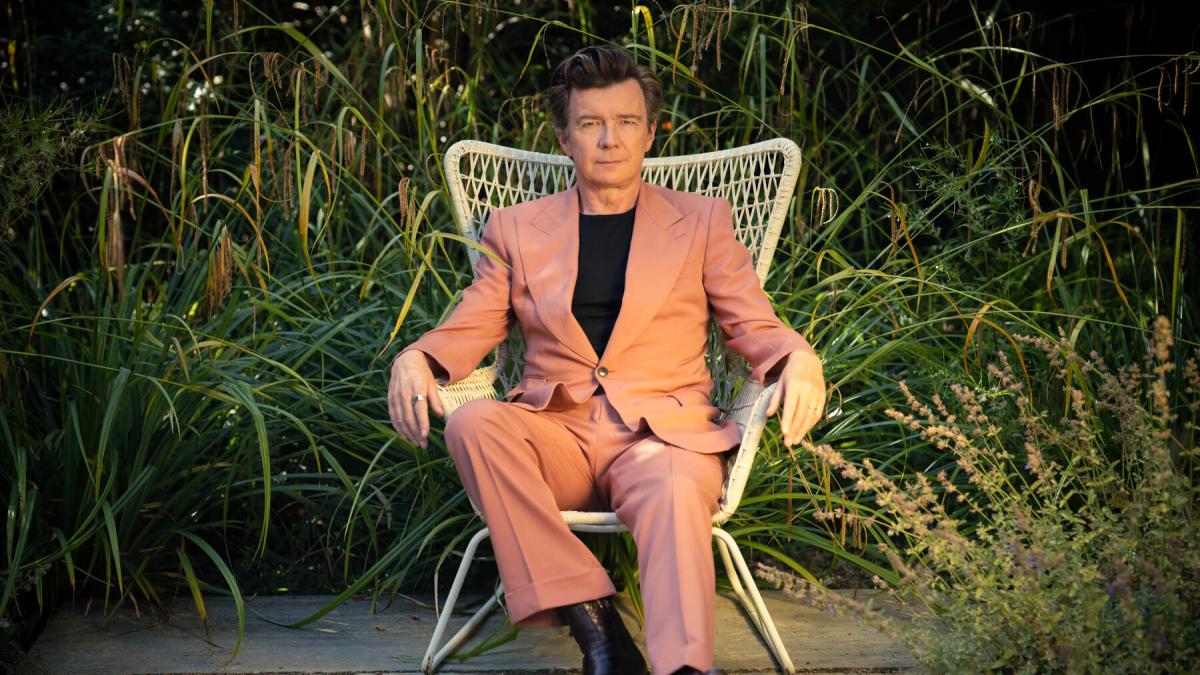 Rick Astley lanza nuevo disco y confesó que está un poco sordo