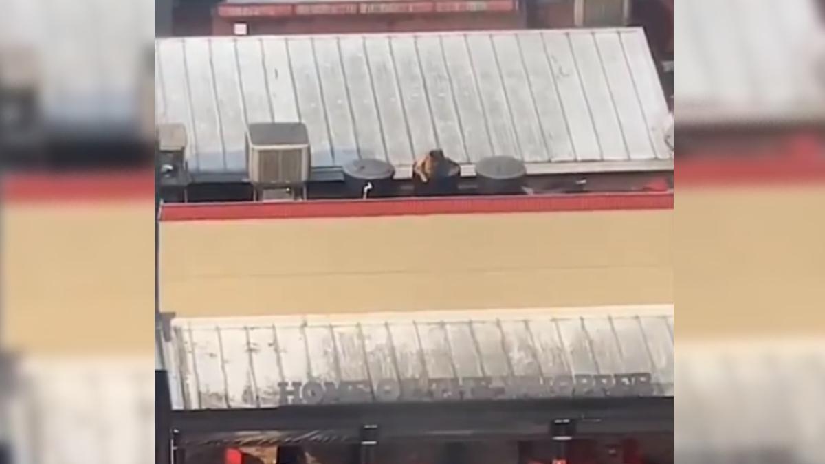 Video de hombre bañándose en tanque de Burger King, Envigado ...