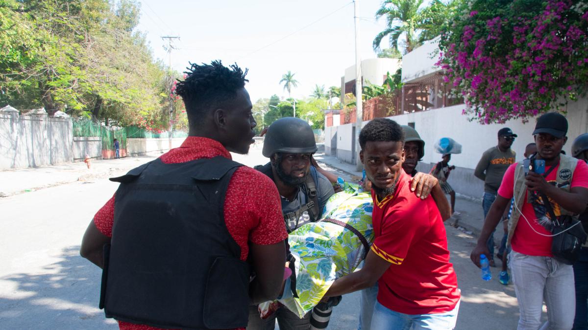 Asolan pandillas los hospitales de Haití