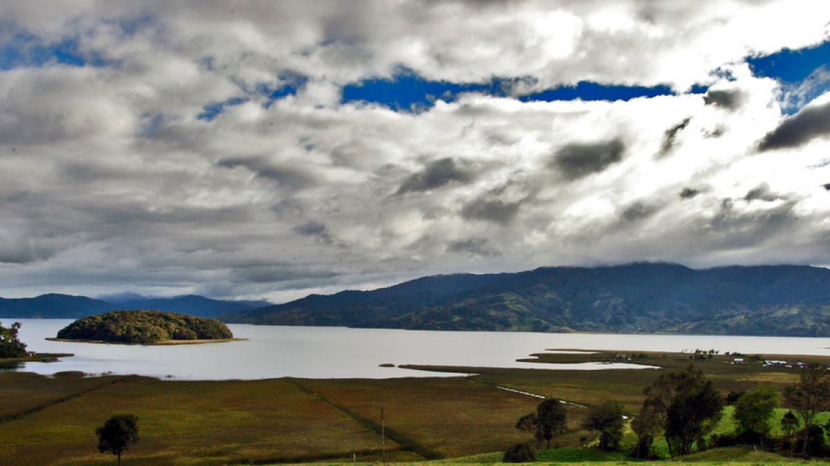 Intensa actividad sísmica en la zona de la Laguna de la Cocha ...