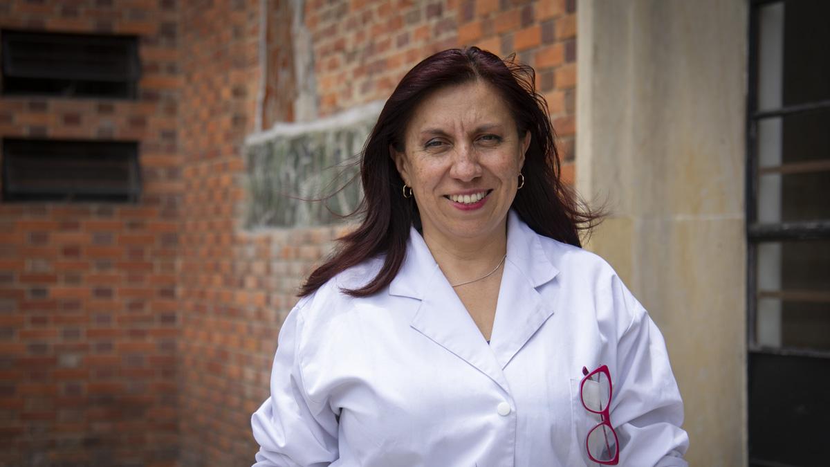 Coralia Osorio, la profesora de la Universidad Nacional que fue galardonada como líder en ...