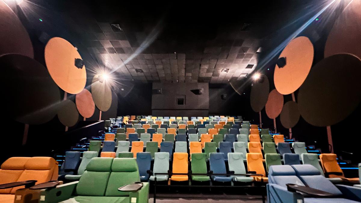 El exitoso arranque del moderno complejo de salas de cine en el centro ...