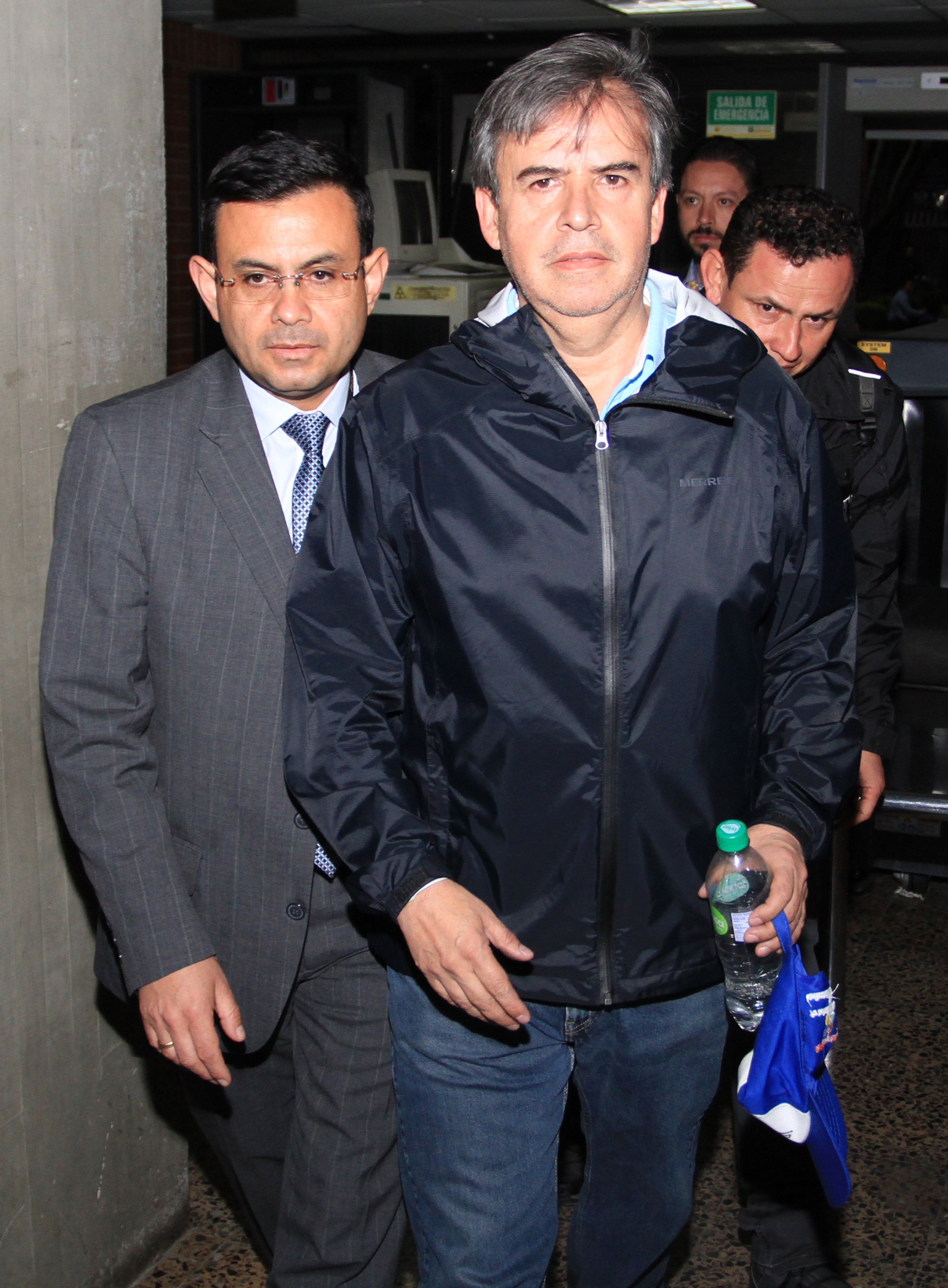 Fiscal Daniel Hernández denuncia a Álex Vernot por injuria y calumnia