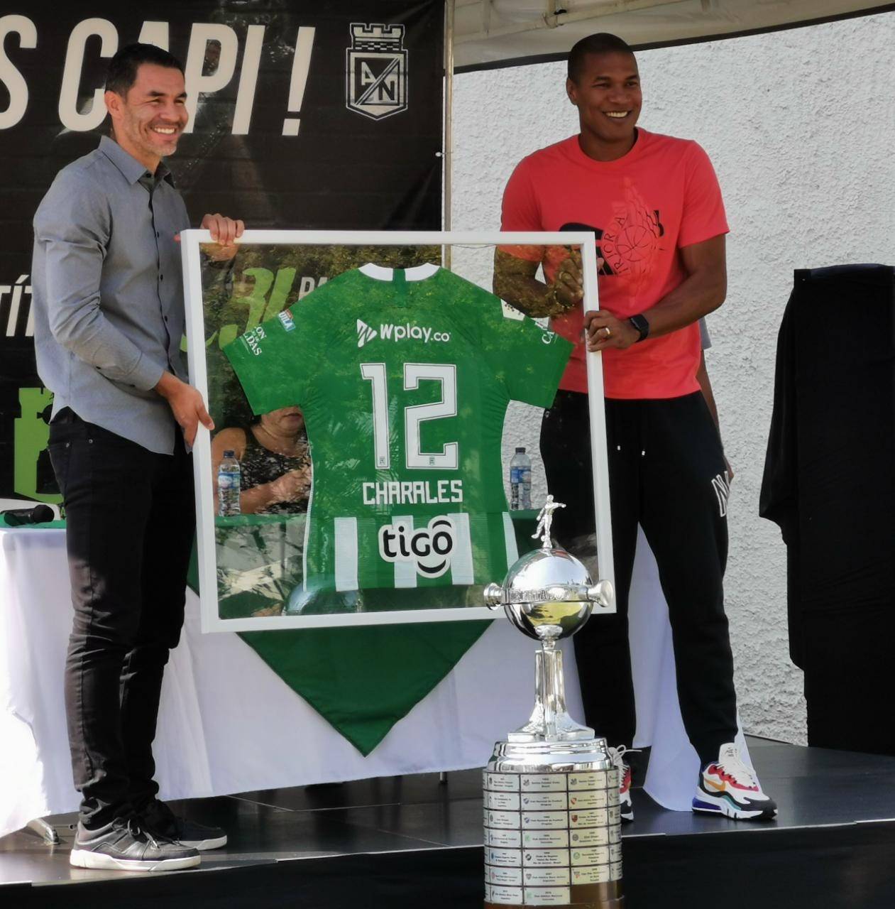 Alexis Henríquez tuvo su despedida de Atlético Nacional