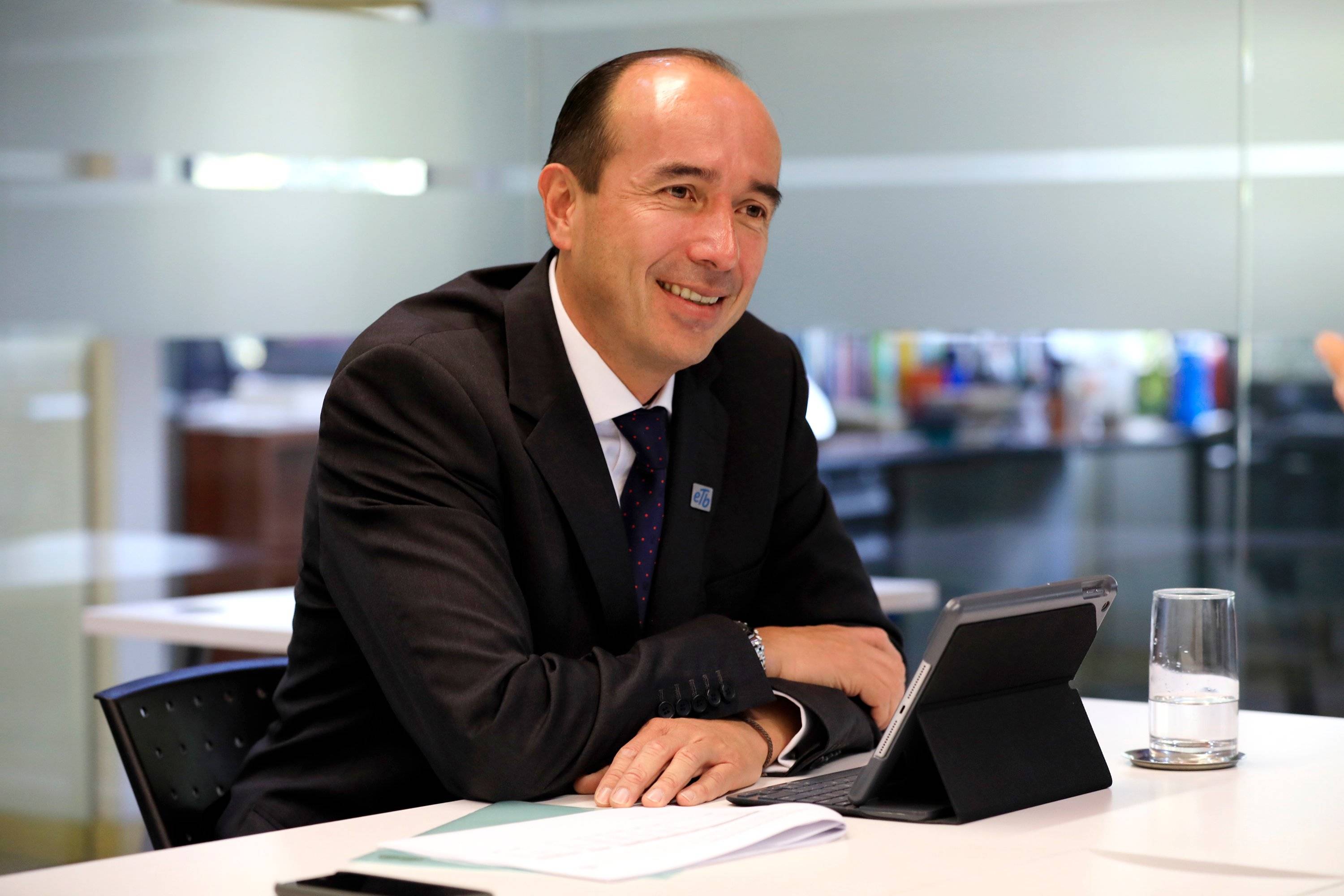 ETB: presidente cuenta los detalles del contrato de centros digitales