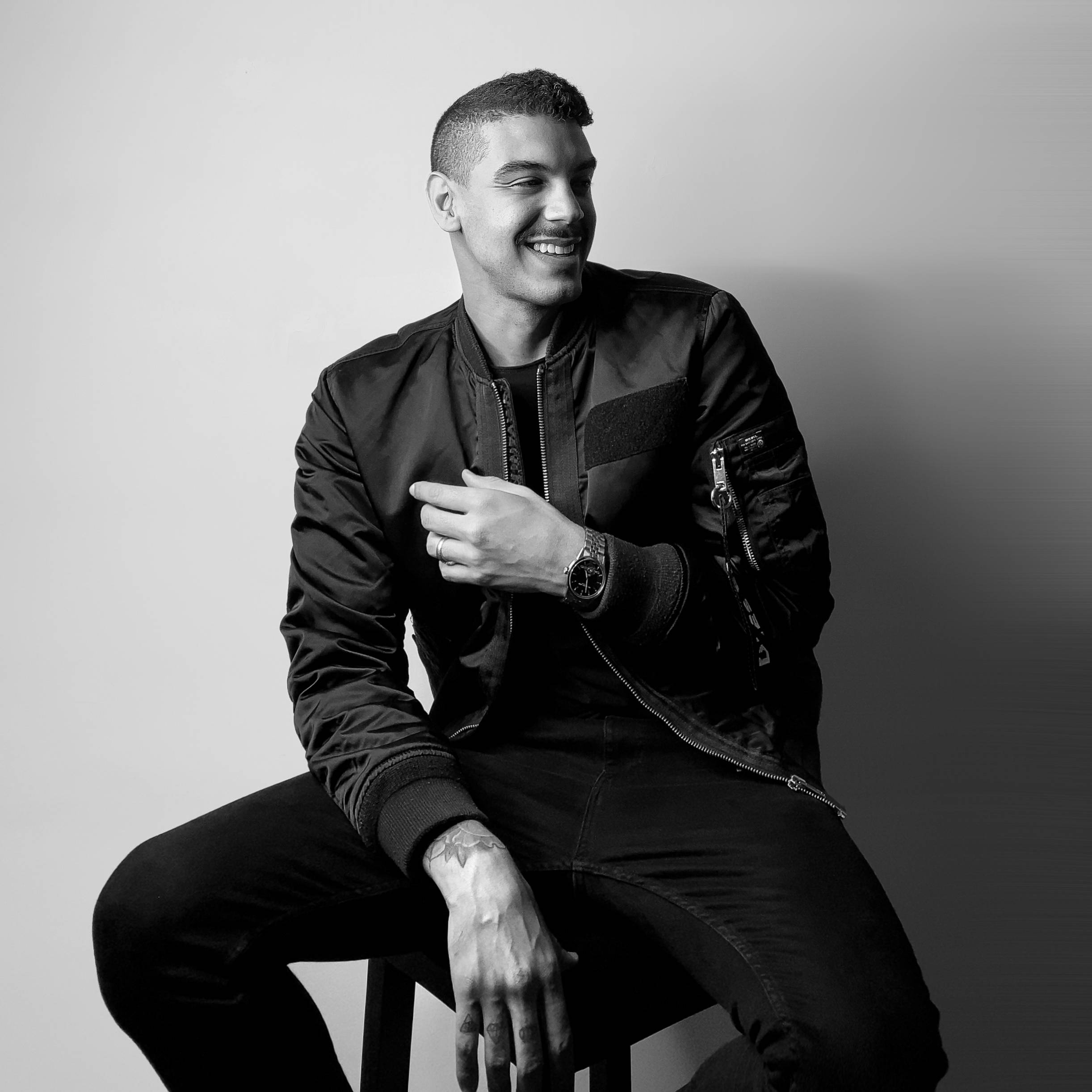 Manuel Medrano habla de su nuevo álbum Eterno y su gira